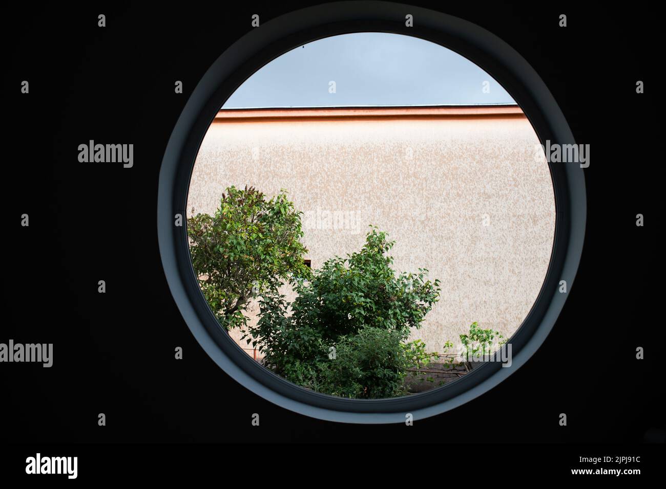 Modern house isolated forest exterior hi-res stock photography and ...