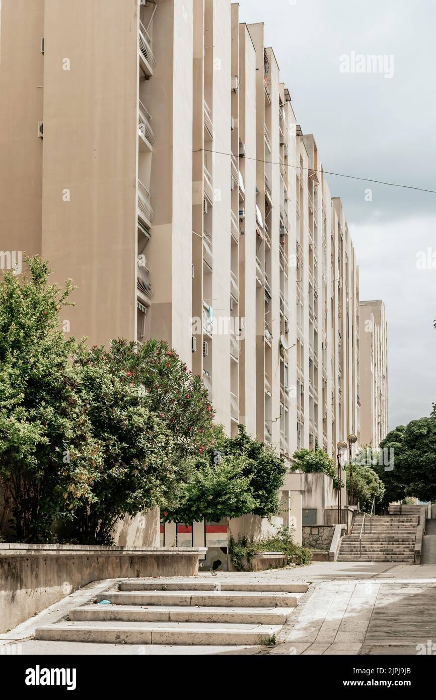 Concrete area and brutalist architecture hi-res stock photography and ...