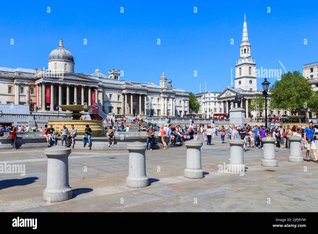 View across Trafalgar Square, the National Gallery and St Martin-in-the ...