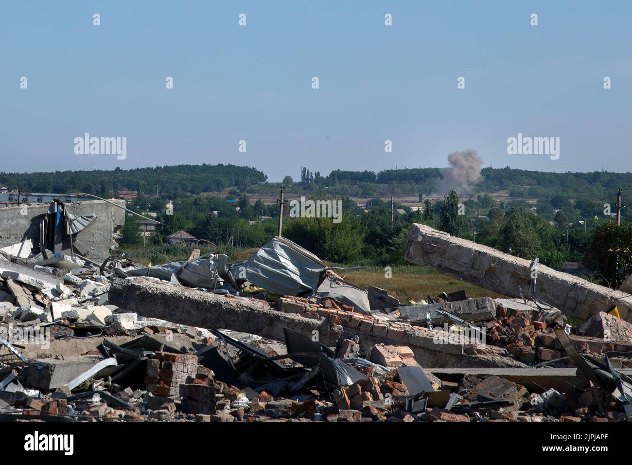 Ukraine russia 2022 explosion smoke hi-res stock photography and images ...