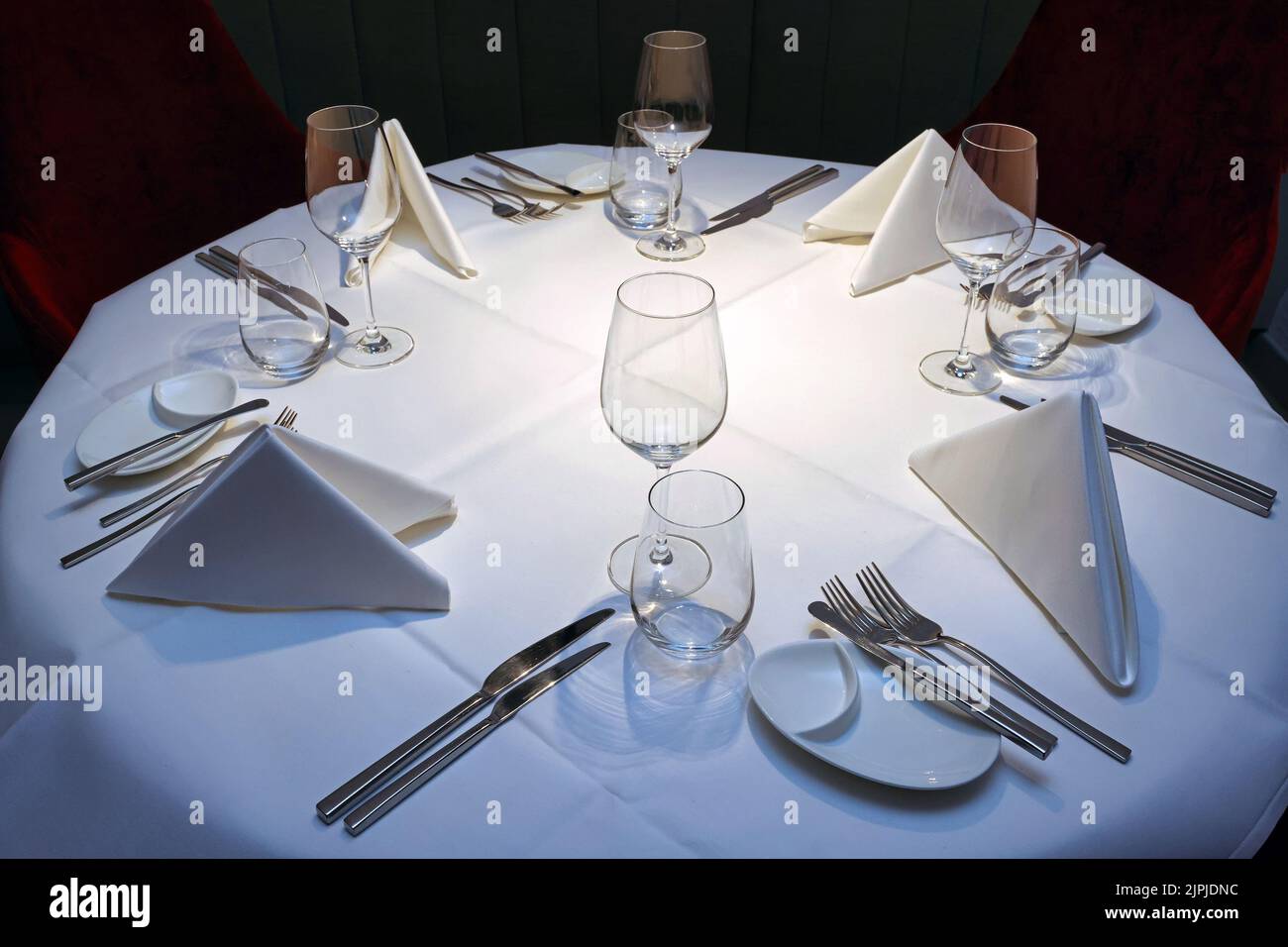 table, restaurant, place setting, tables, restaurants Stock Photo - Alamy