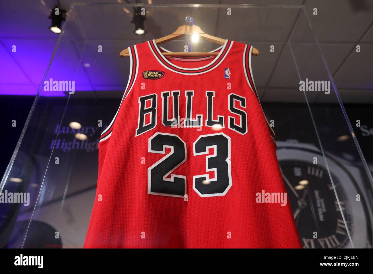 Michael jordan's 1998 hi-res stock photography and images - Alamy
