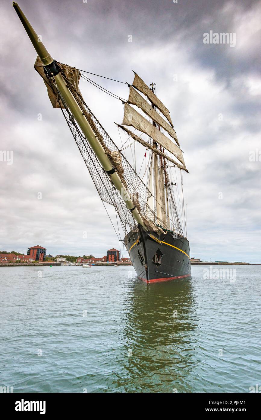 Topsail schooner hi-res stock photography and images - Alamy