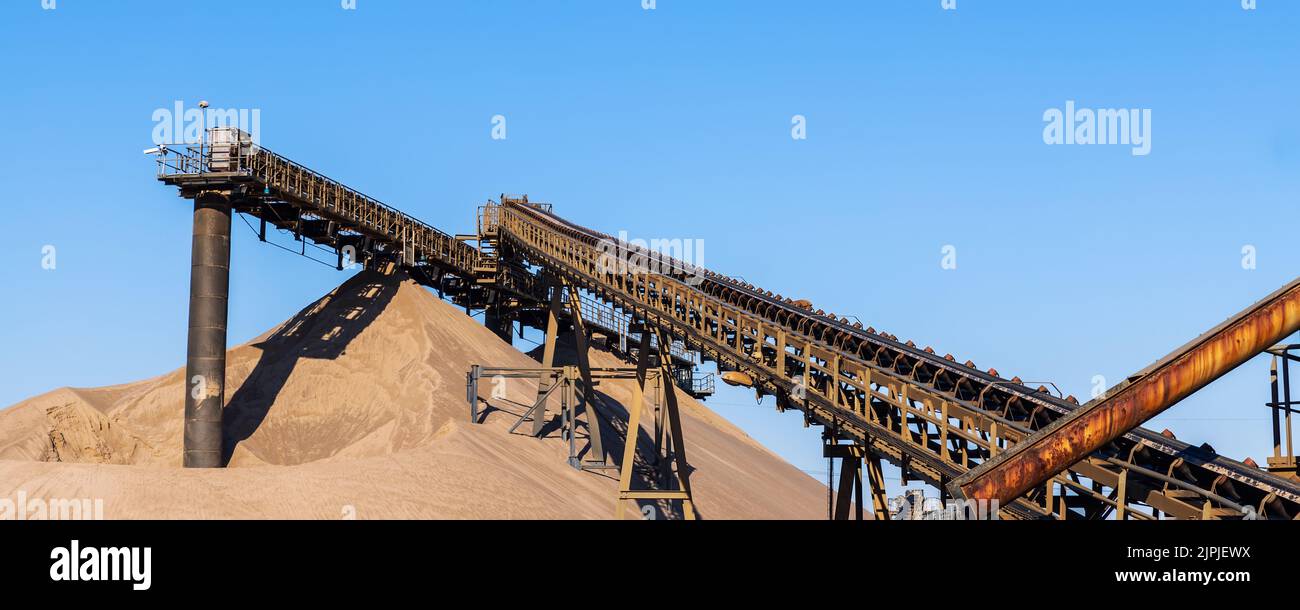 Conveyor structures hi-res stock photography and images - Alamy