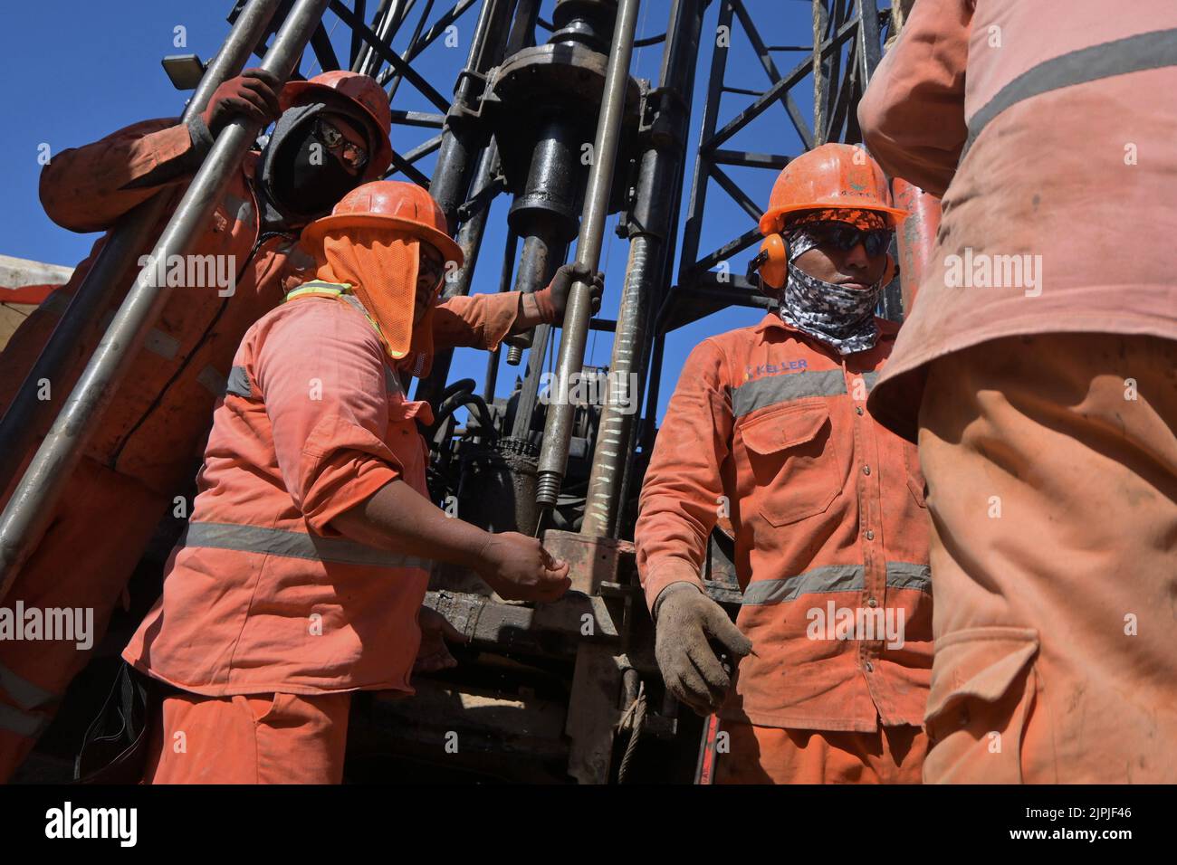 Two major pipelines ruptured weeks ago near the U.S.-Mexico border on ...