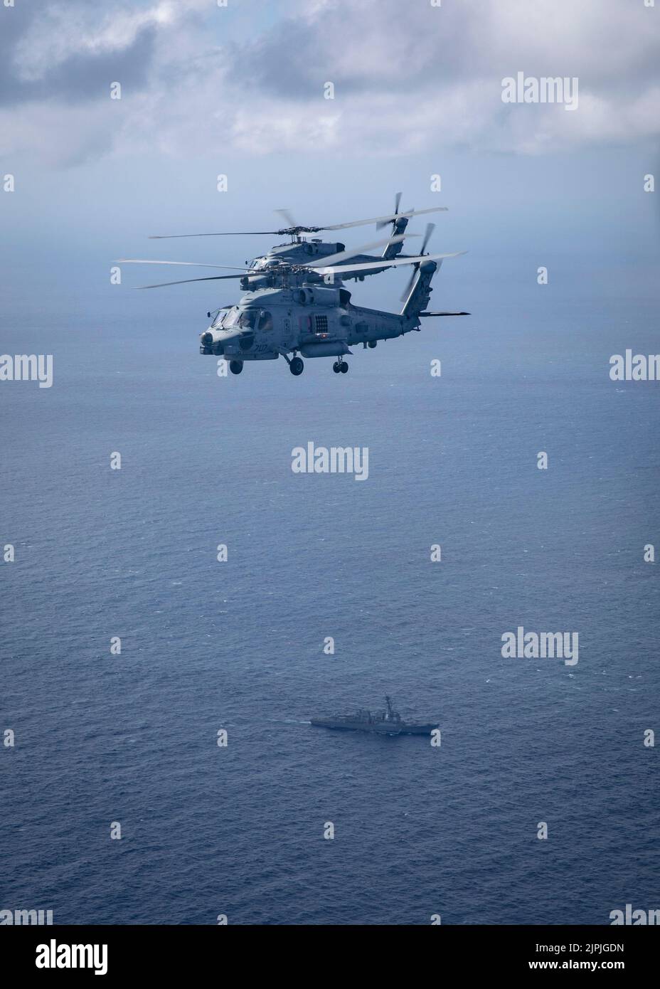 220816-N-MW880-1335 ATLANTIC OCEAN (Aug. 16, 2022) Two MH-60R Sea Hawk ...