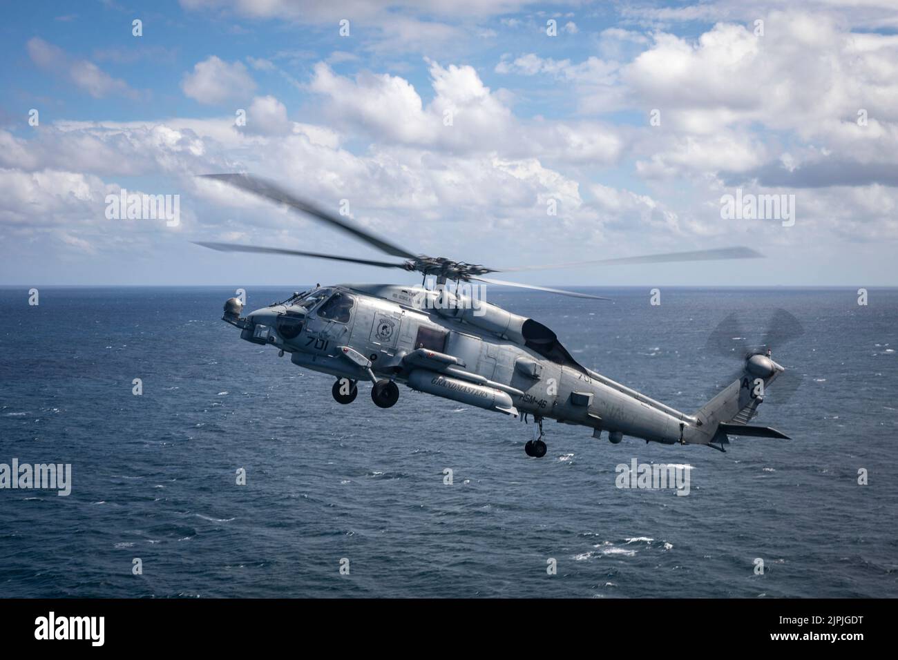 220816-N-MW880-1154 ATLANTIC OCEAN (Aug. 16, 2022) An MH-60R Sea Hawk ...