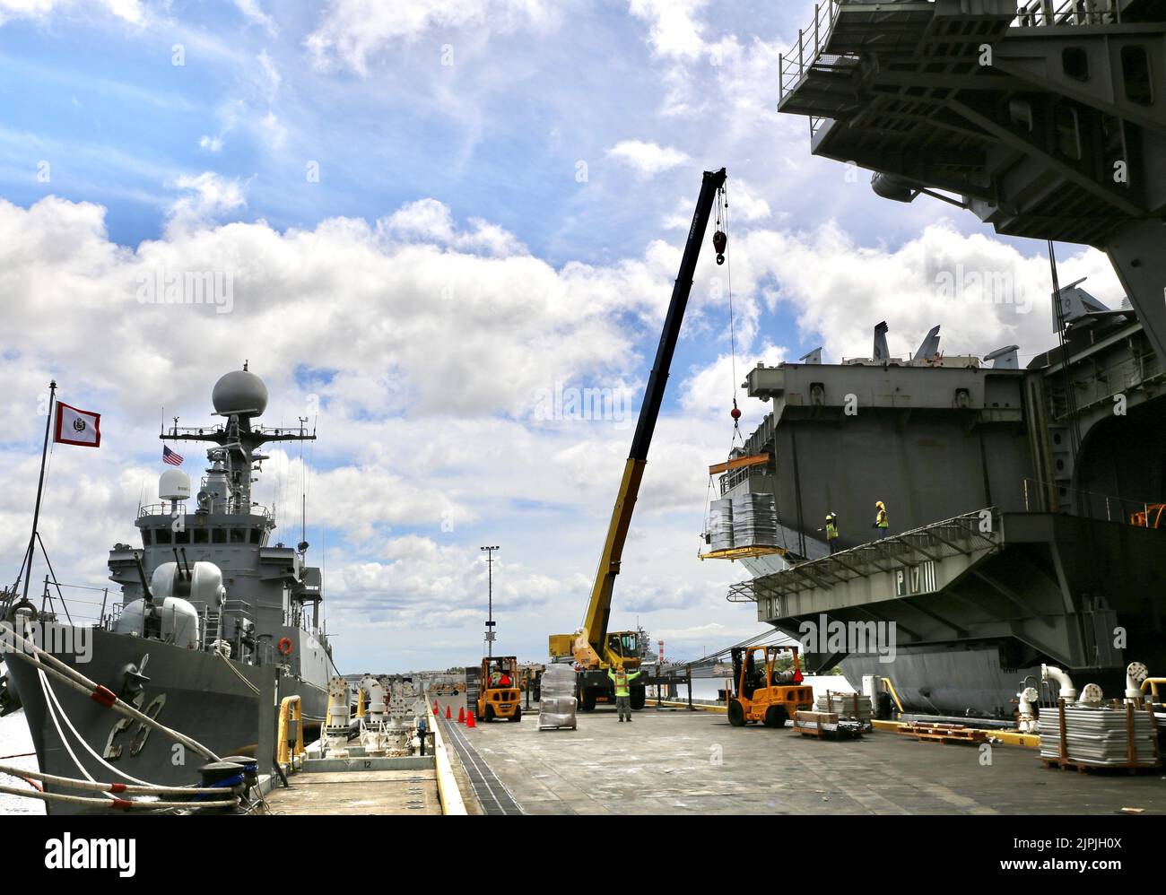 The naval supply systems command navsup fleet logistics center hi-res ...