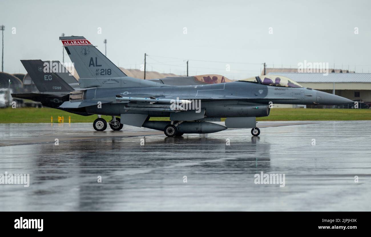A U.S. Air Force F-35A Lightning II and F-16 Fighting Falcon prepare to ...