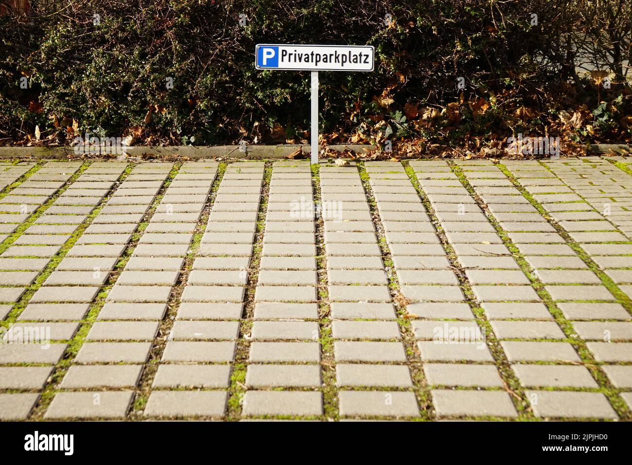 Empty private parking hi-res stock photography and images - Alamy