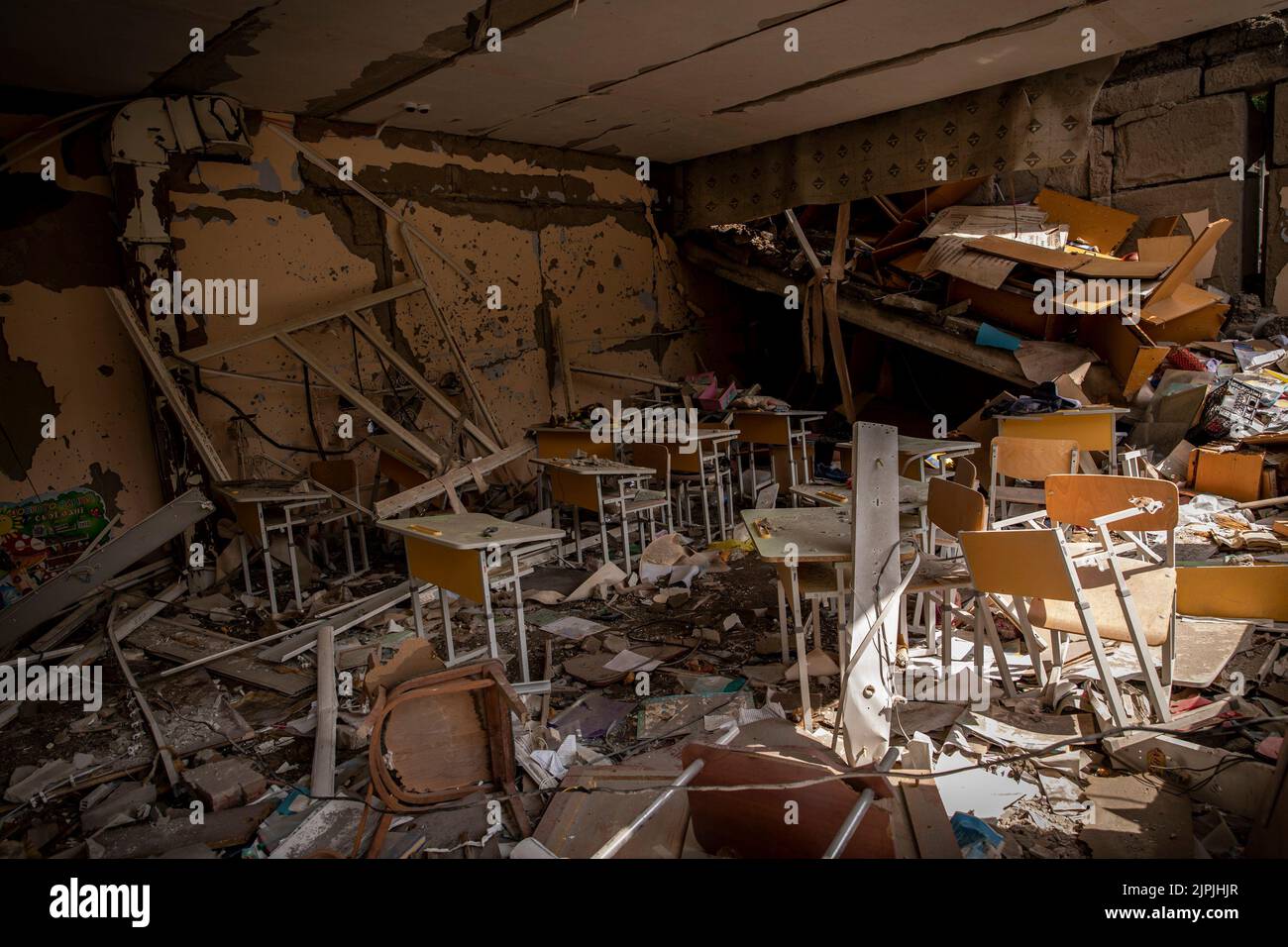 Destroyed classroom from war hi-res stock photography and images - Alamy
