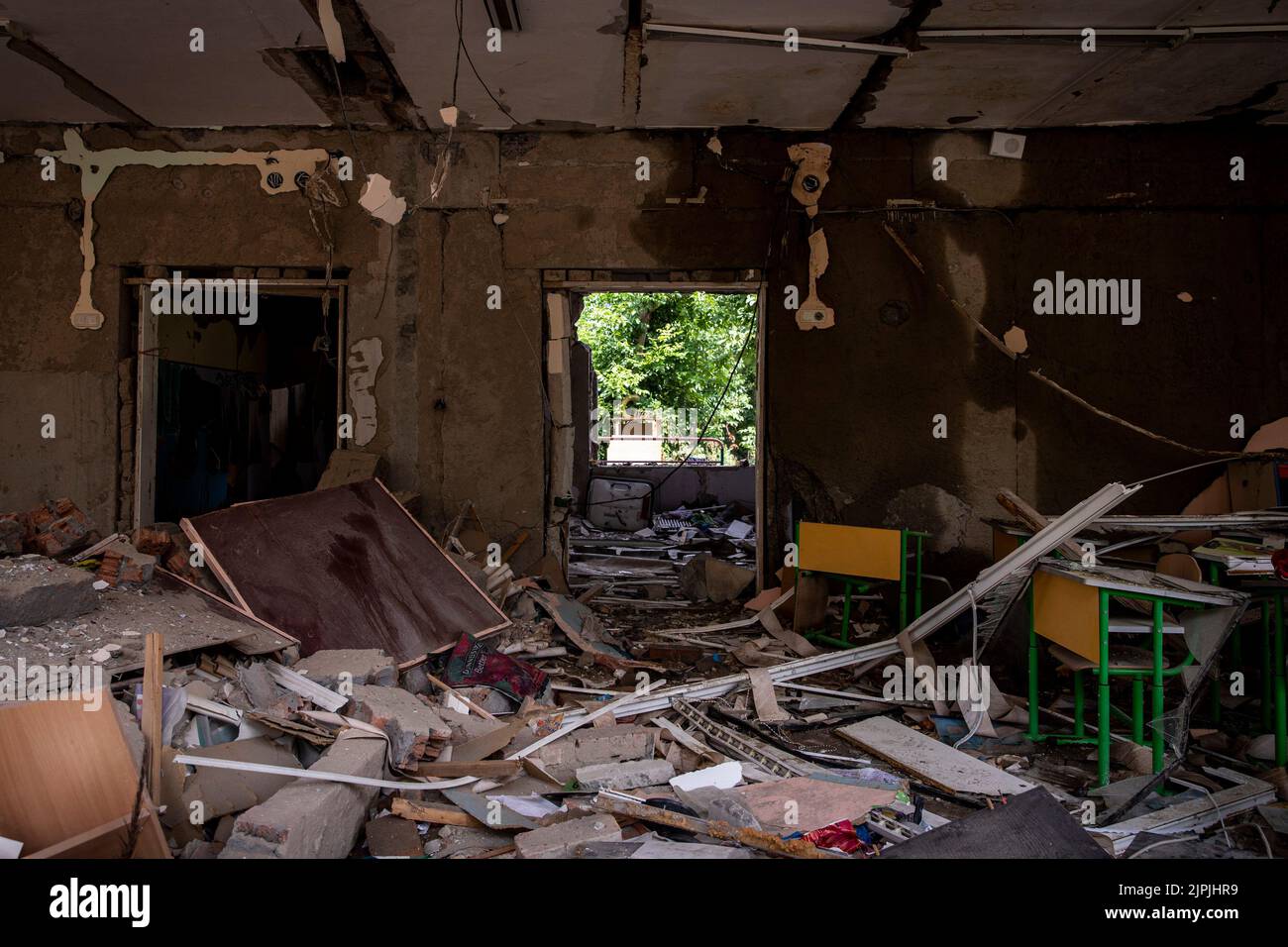 Destroyed classroom from war hi-res stock photography and images - Alamy