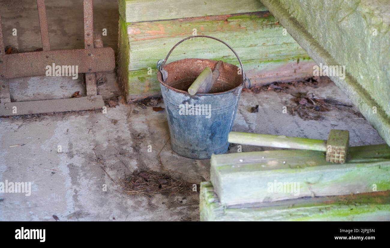 Iron bucket hi-res stock photography and images - Alamy