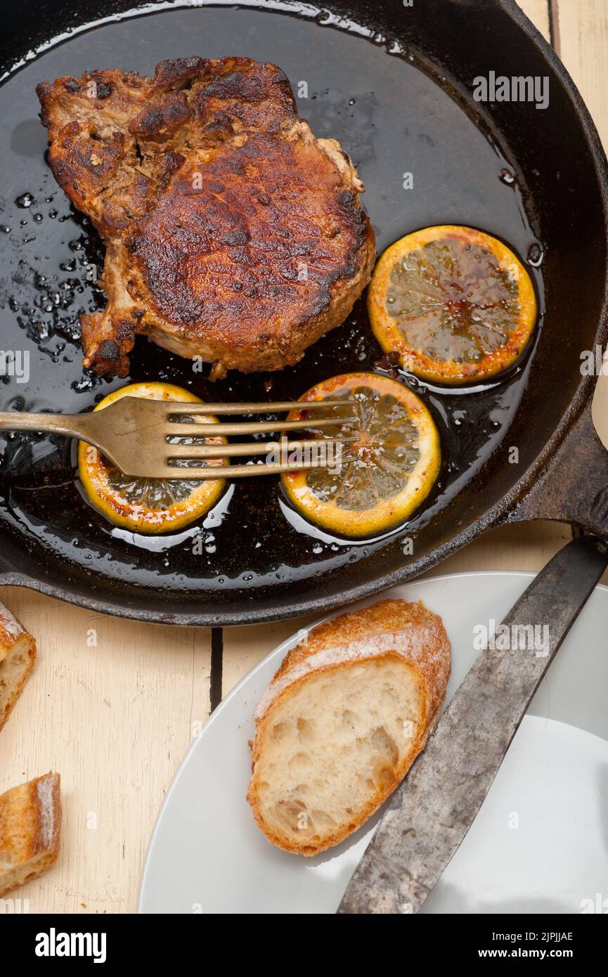 Meat searing hi-res stock photography and images - Alamy