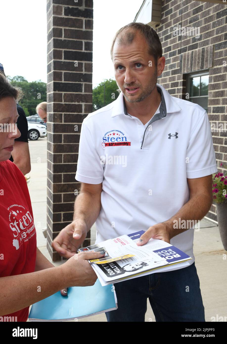Burlington, Wisconsin, USA. 18th Aug, 2022. ADAM STEEN announces in ...