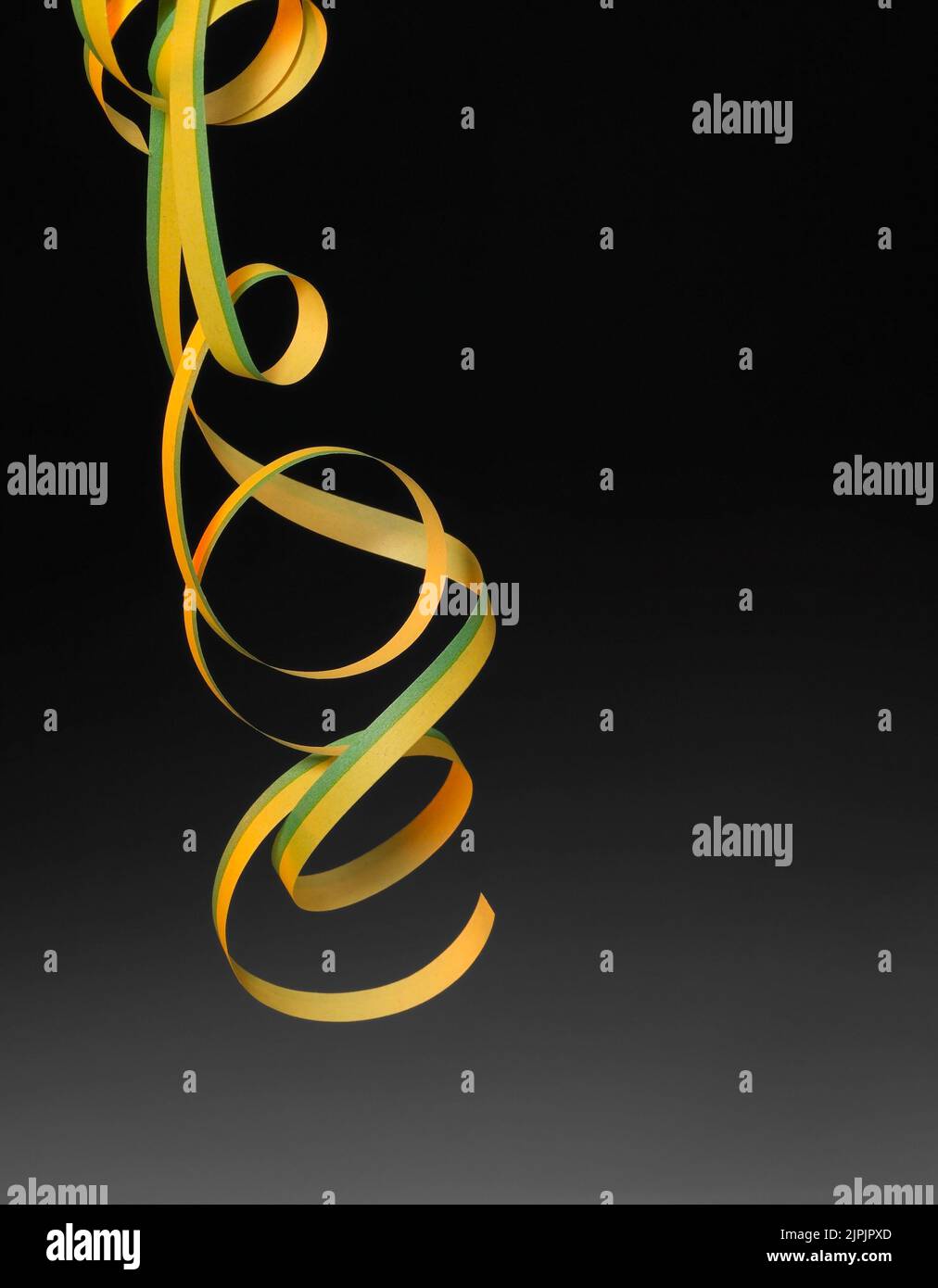 White paper streamer hi-res stock photography and images - Alamy