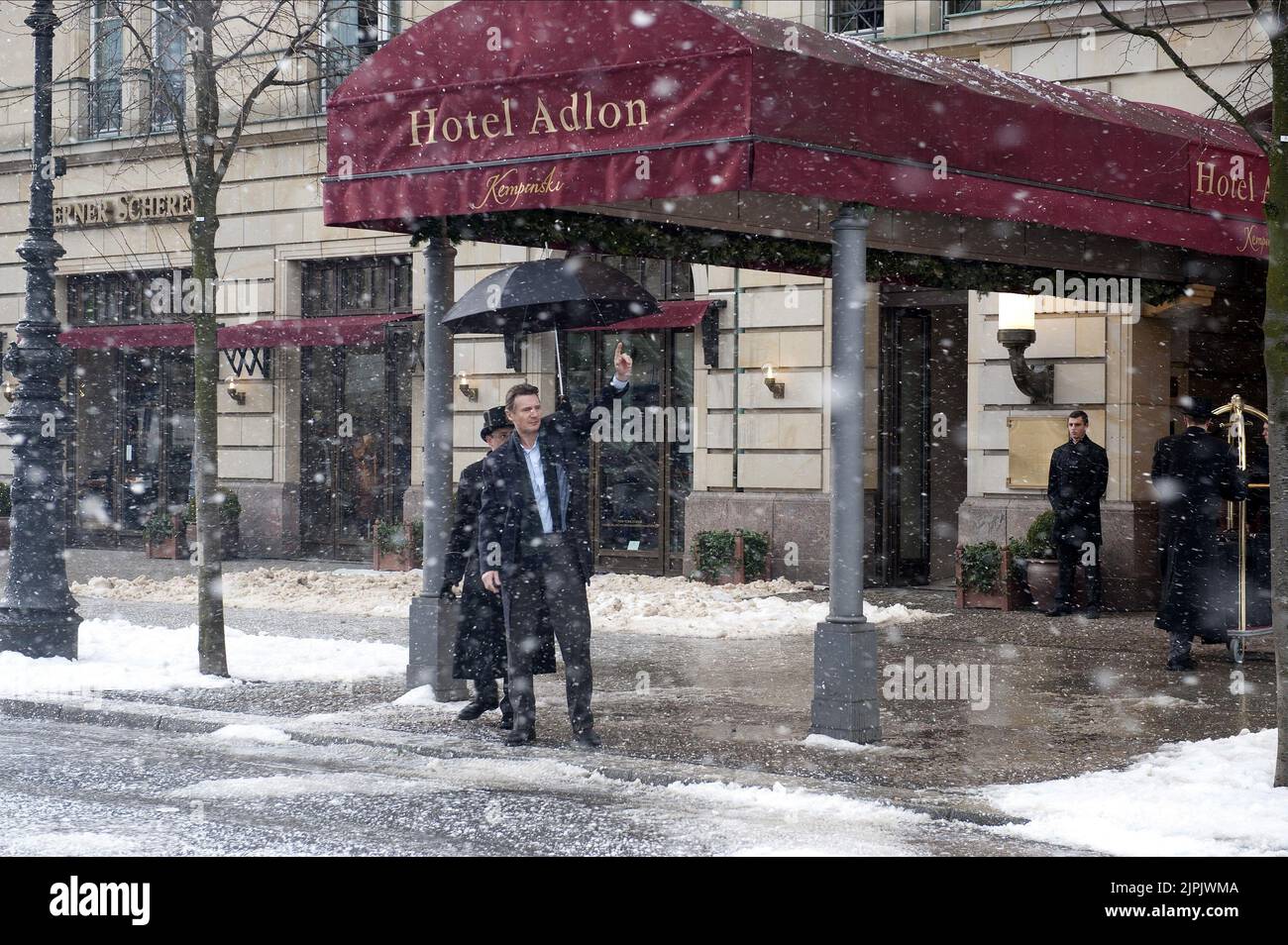 Unknown movie liam neeson hi-res stock photography and images - Alamy