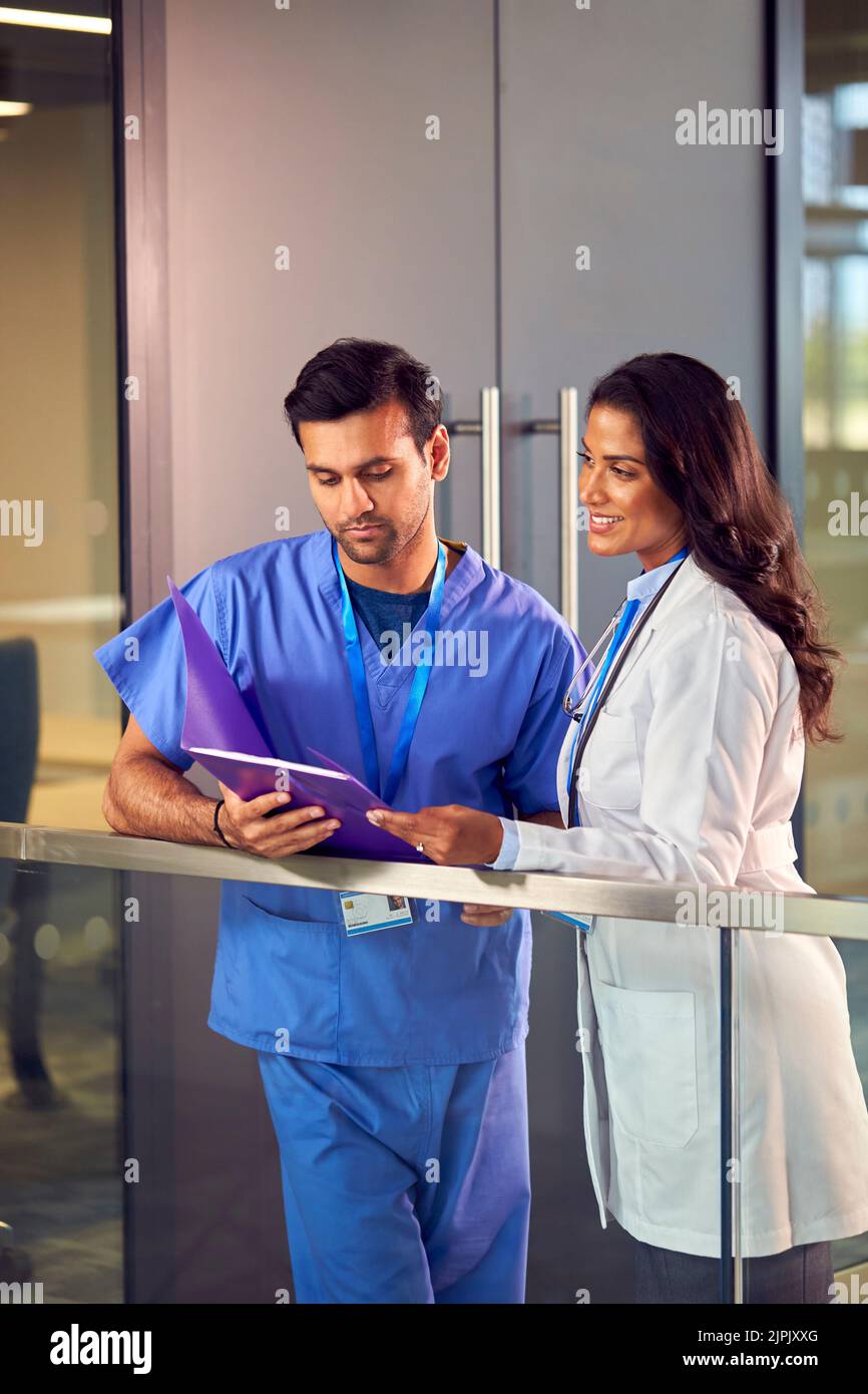 Surgeons quarter hi-res stock photography and images - Alamy