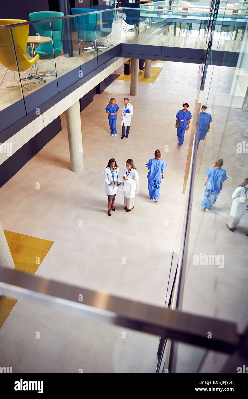 Hospital and medical staffs hi-res stock photography and images - Alamy
