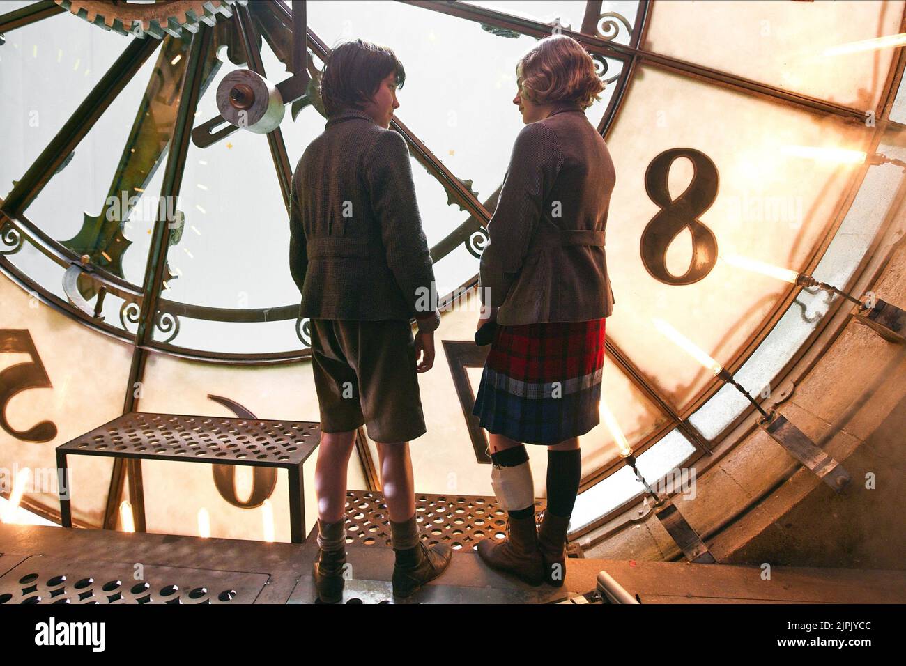 ASA BUTTERFIELD, CHLOE GRACE MORETZ, HUGO, 2011 Stock Photo - Alamy