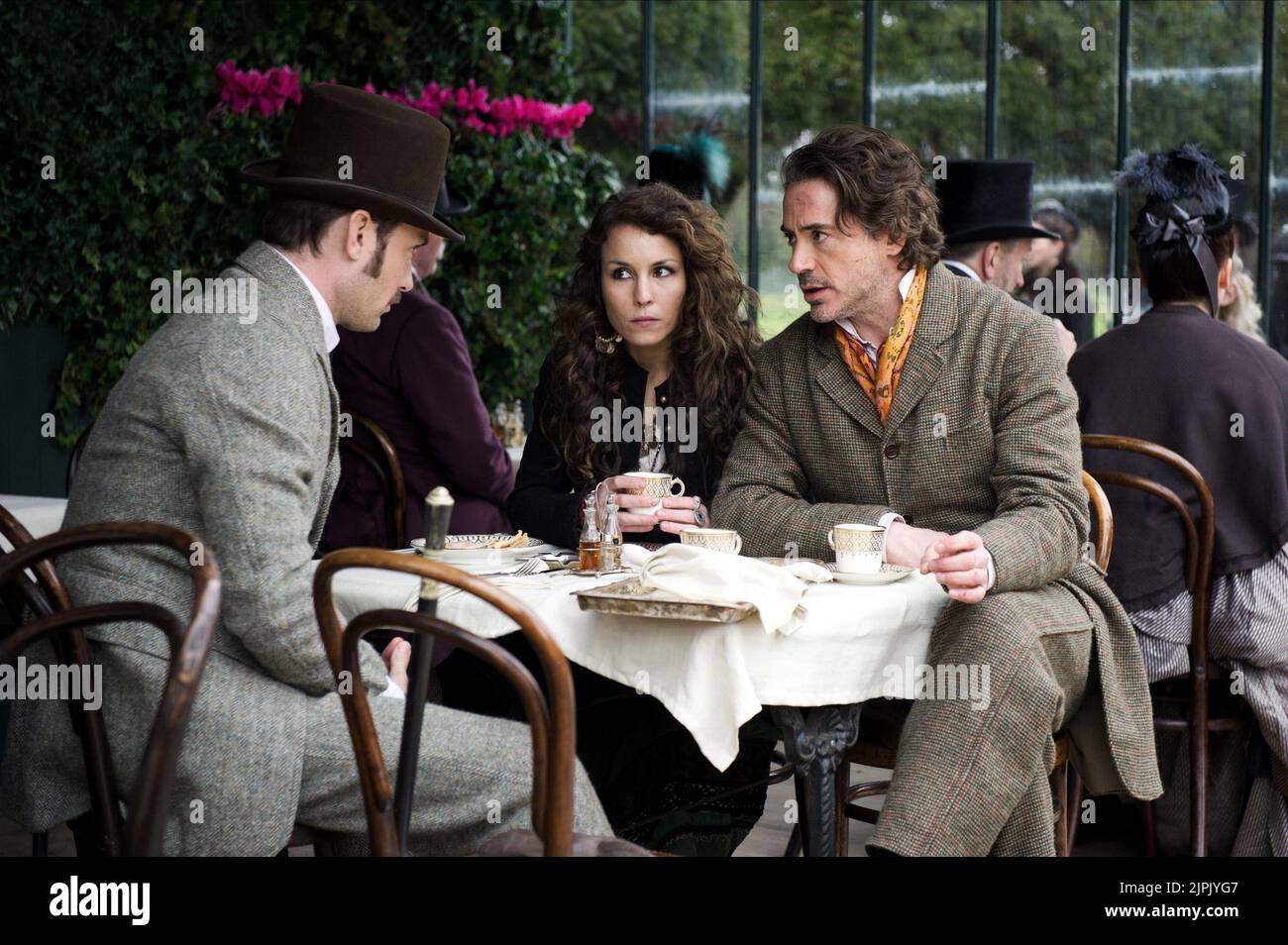 JUDE LAW, NOOMI RAPACE, ROBERT DOWNEY JR., SHERLOCK HOLMES: A GAME OF ...