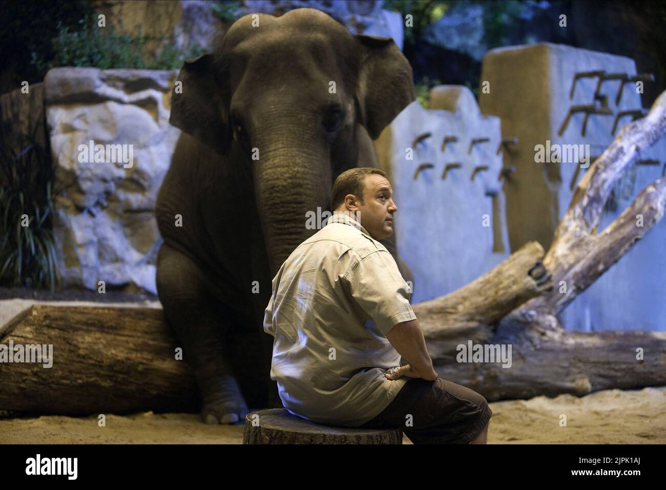 KEVIN JAMES, ZOOKEEPER, 2011 Stock Photo - Alamy KEVIN JAMES, ZOOKEEPER, 2011 Stock Photo - Alamy