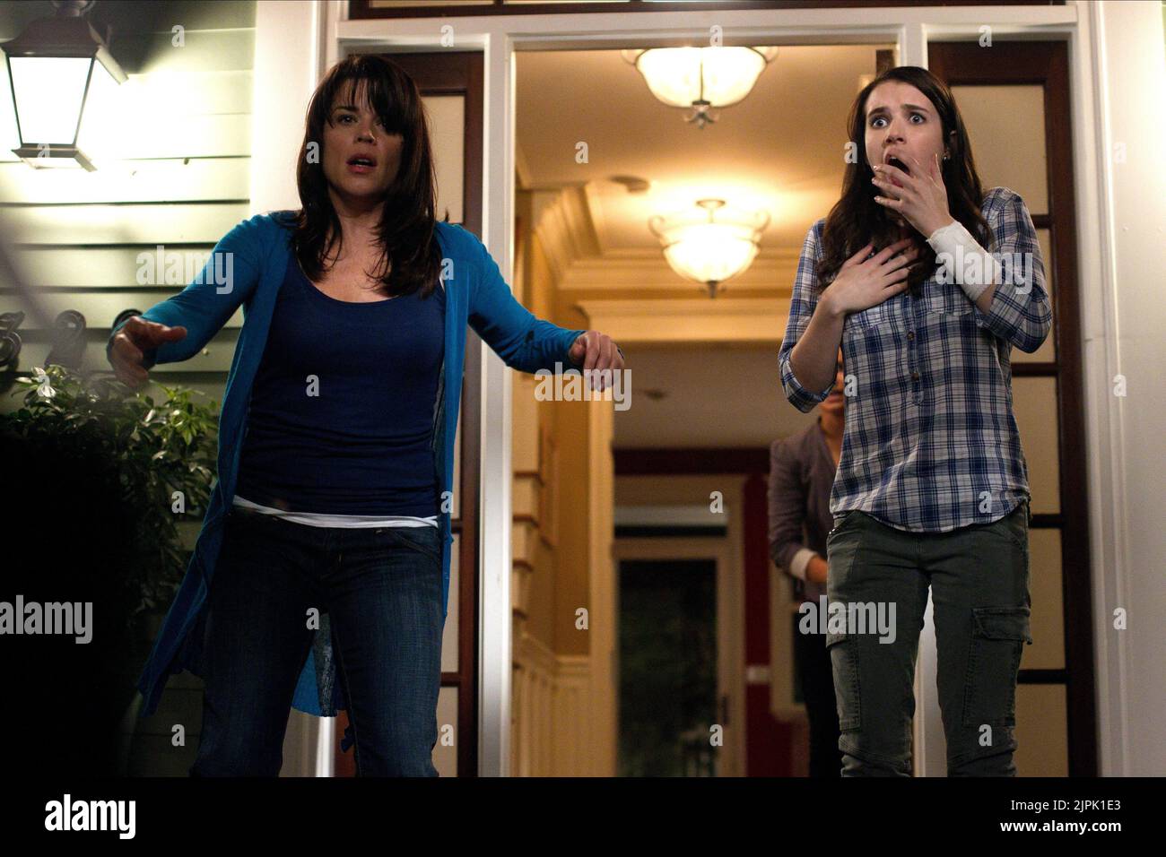 Emma roberts scream hi-res stock photography and images - Alamy