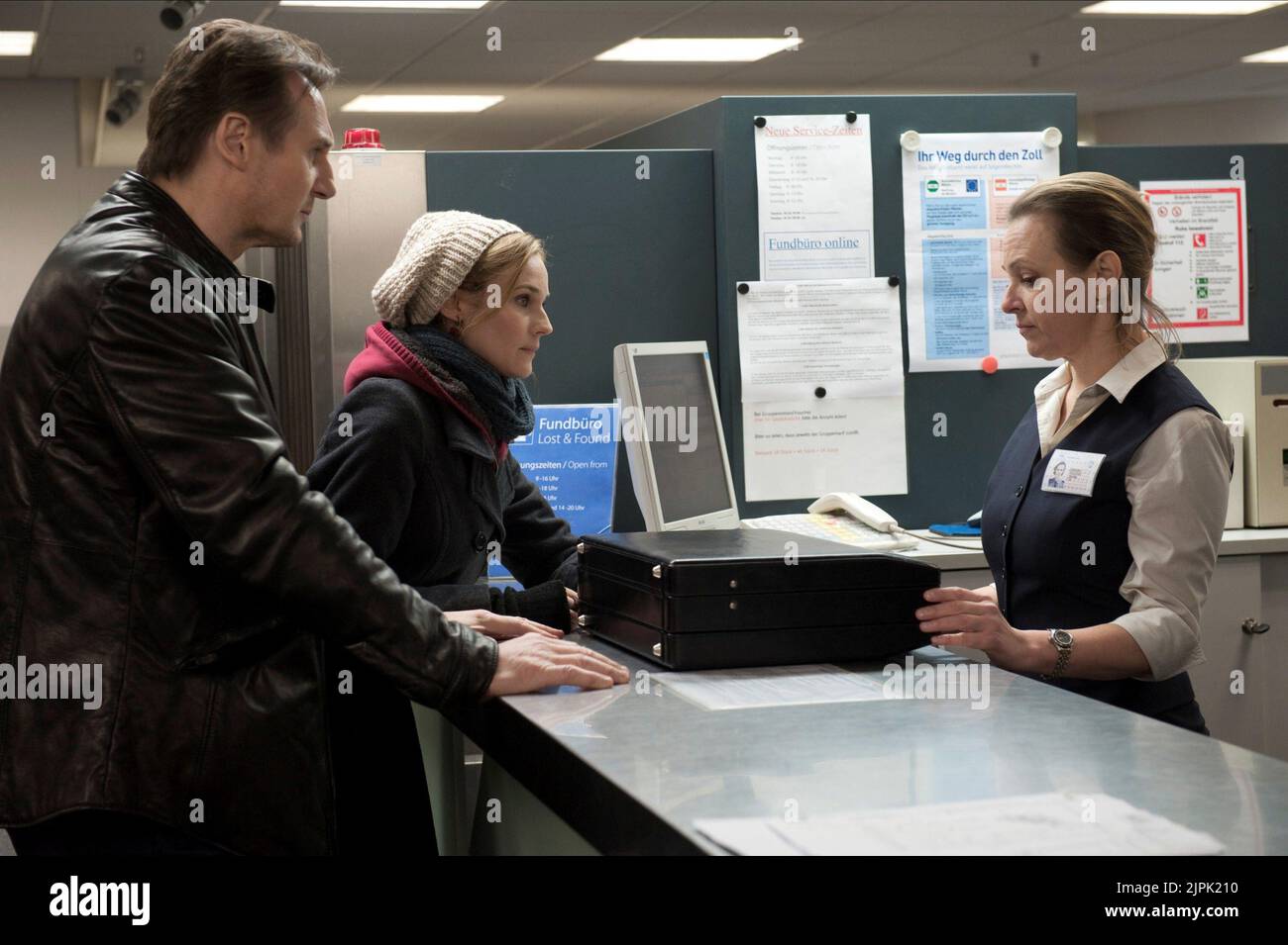 Liam neeson and woman hi-res stock photography and images - Alamy