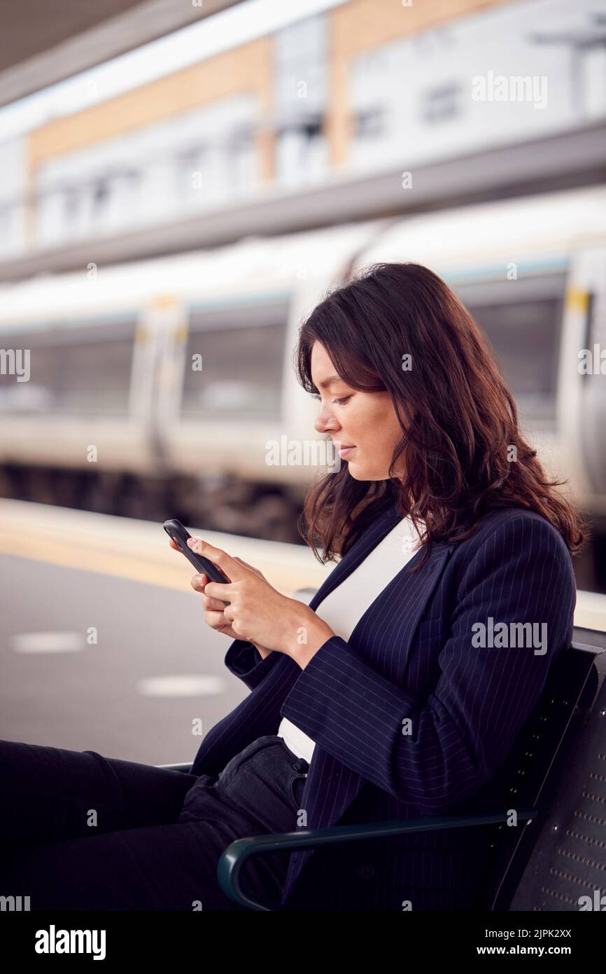 waiting, reading, platform, online, journey, read, reading a book ...