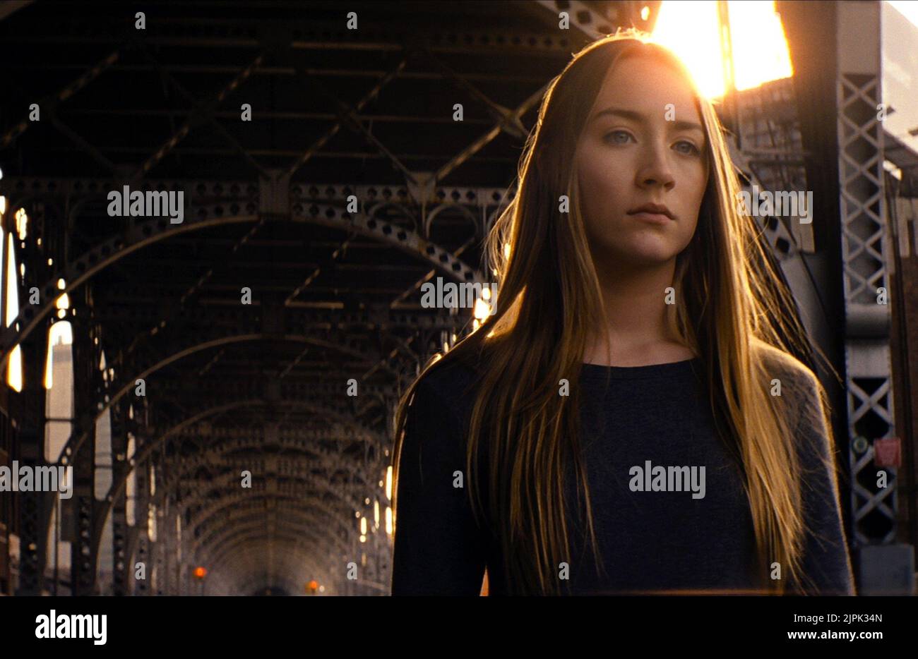 Saoirse ronan violet daisy 2011 hi-res stock photography and images - Alamy