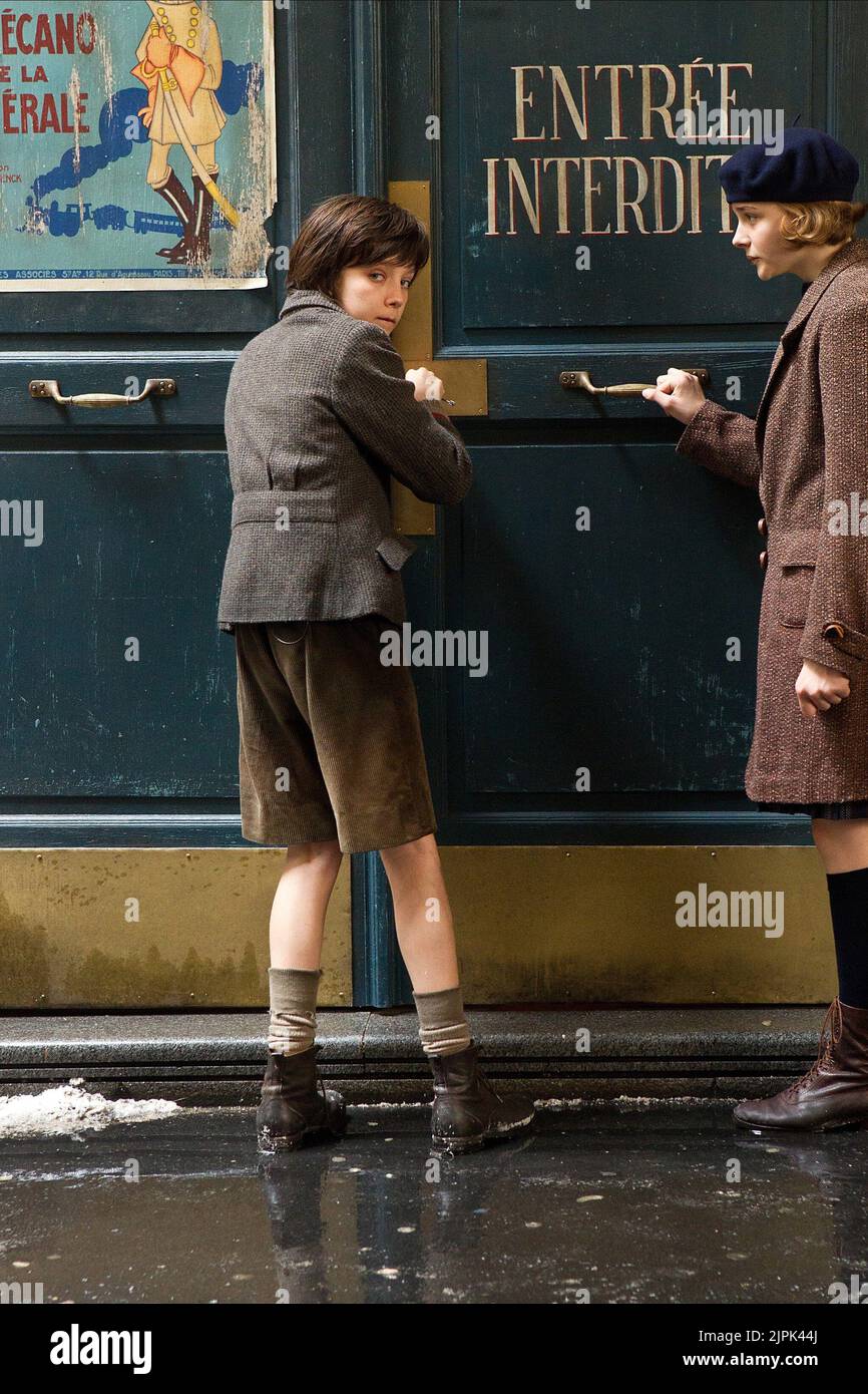 ASA BUTTERFIELD, CHLOË GRACE MORETZ, HUGO, 2011 Stock Photo - Alamy