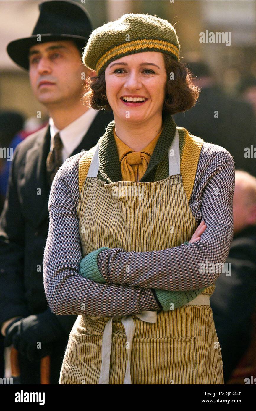 Emily Mortimer Hugo EMILY MORTIMER SIGNED AUTOGRAPH 8X10 PHOTO B THE