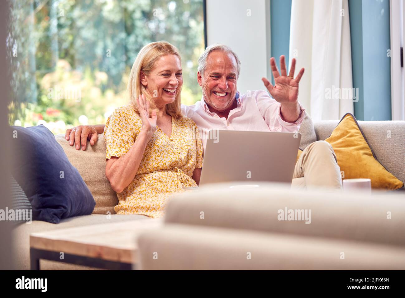 Old ladies waving hi-res stock photography and images - Alamy