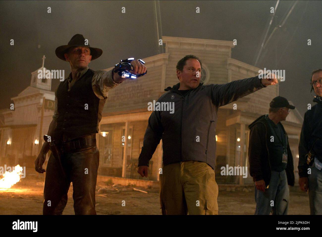 DANIEL CRAIG, JON FAVREAU, COWBOYS and ALIENS, 2011 Stock Photo - Alamy