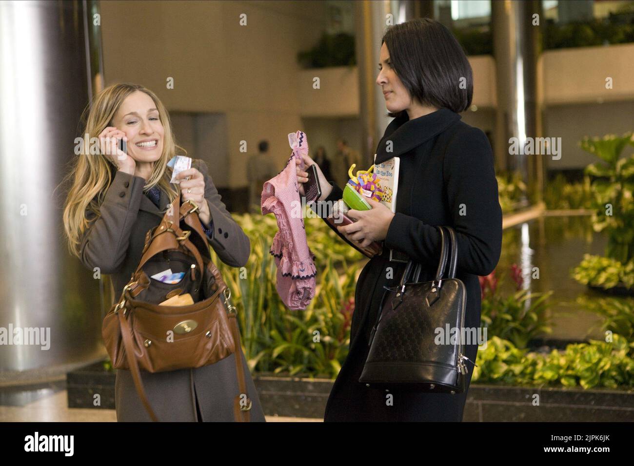 SARAH JESSICA PARKER, OLIVIA MUNN, I DON'T KNOW HOW SHE DOES IT, 2011 ...