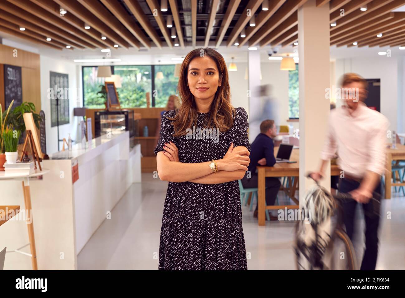 blurred motion, woman, cafe, arms crossed, blur, blured, blurred ...