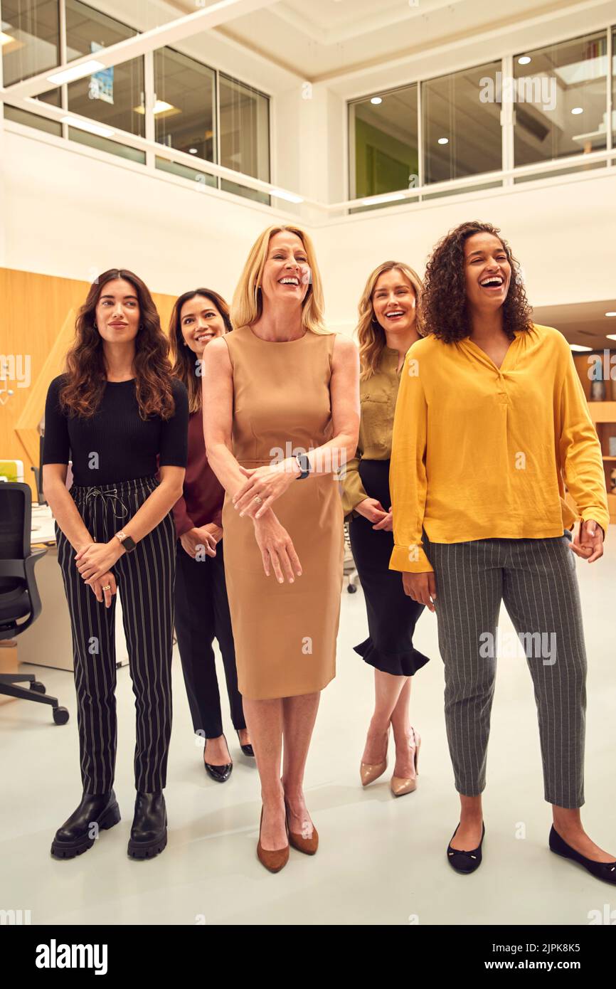 Frauenteam hi-res stock photography and images - Alamy