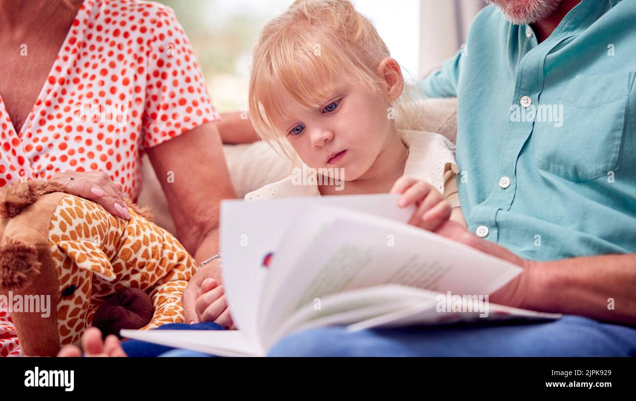 home, storytelling, childcare, homes, childcares, preschool Stock Photo - Alamy