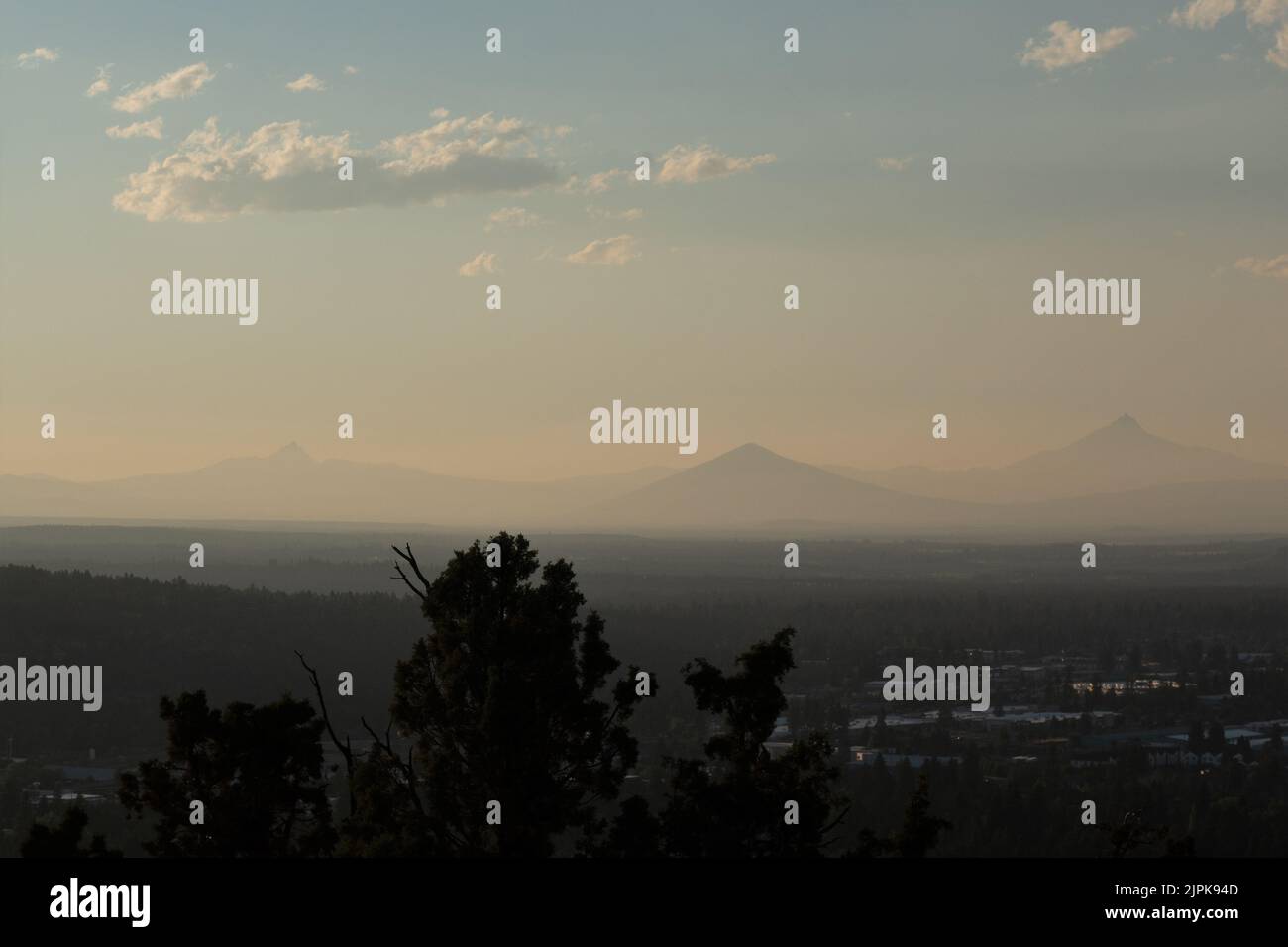 Pilot butte hi-res stock photography and images - Alamy