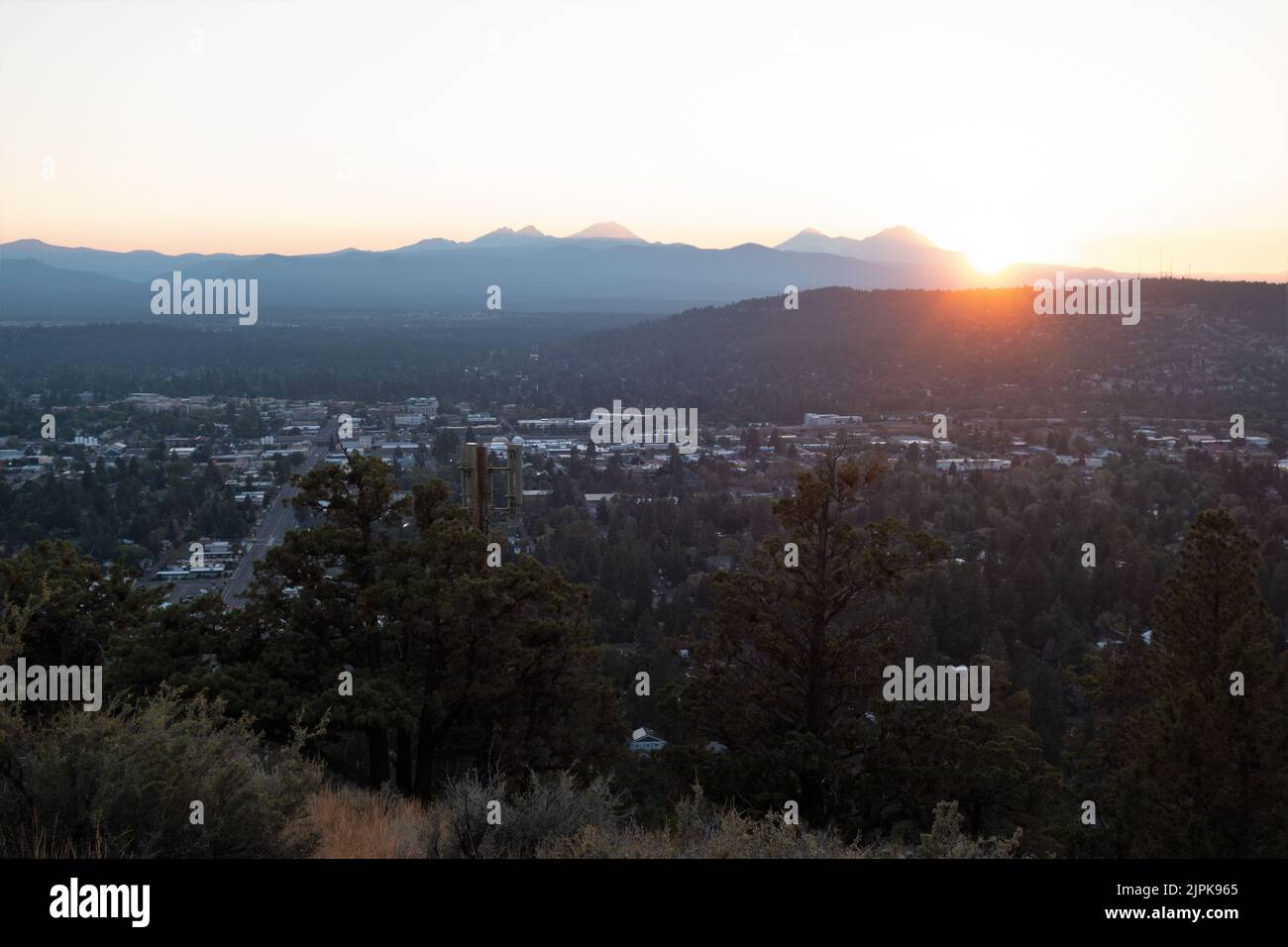 View bend oregon from pilot hi-res stock photography and images - Alamy