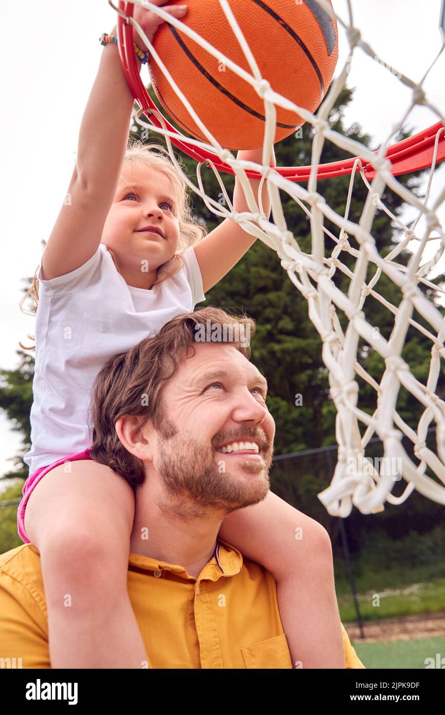 Basketball kids garden hi-res stock photography and images - Alamy
