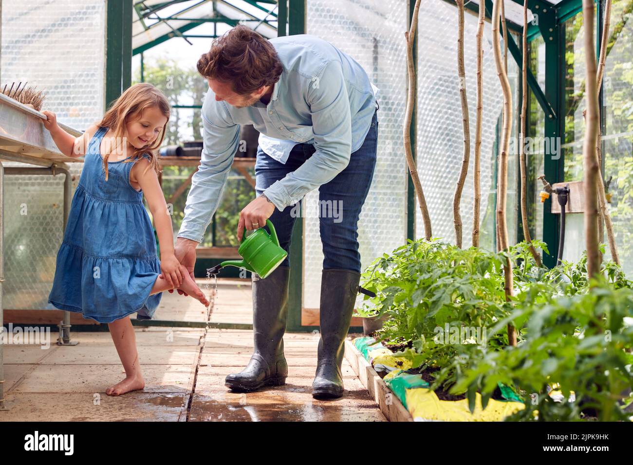 Girl 8 years feet hi-res stock photography and images - Alamy