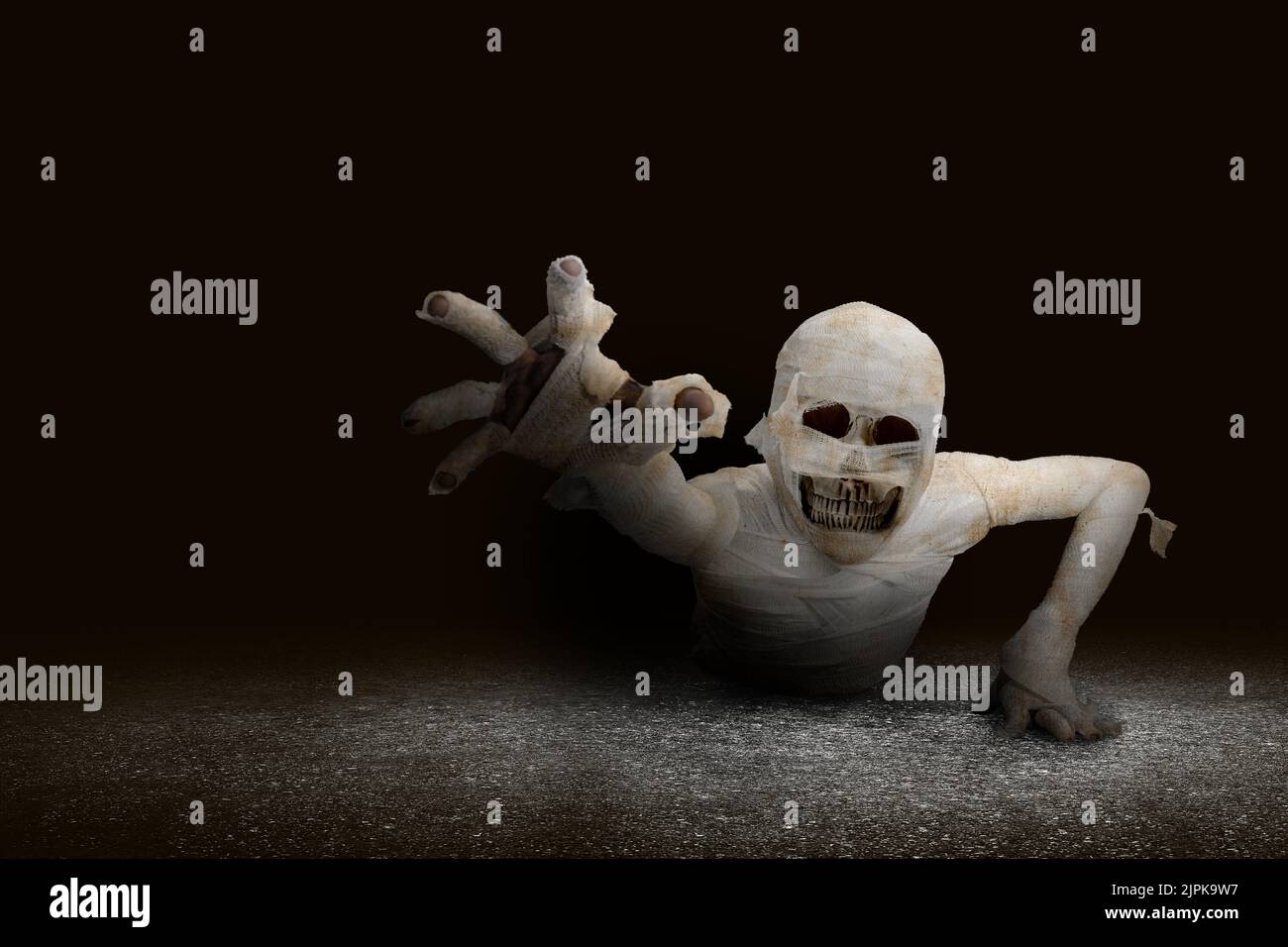 Mummy with a skeleton head hi-res stock photography and images - Alamy