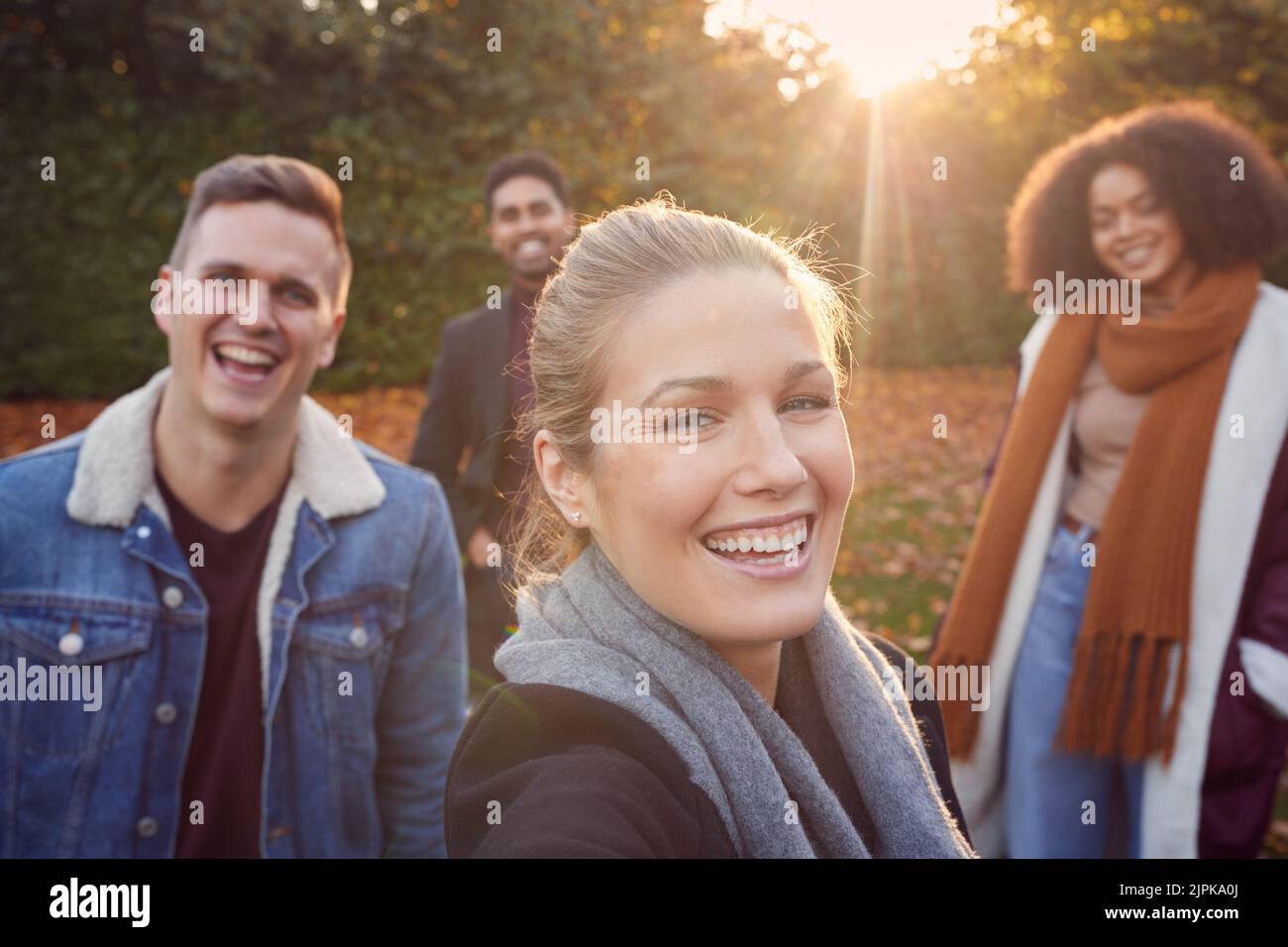 Female friend group fall hi-res stock photography and images - Alamy