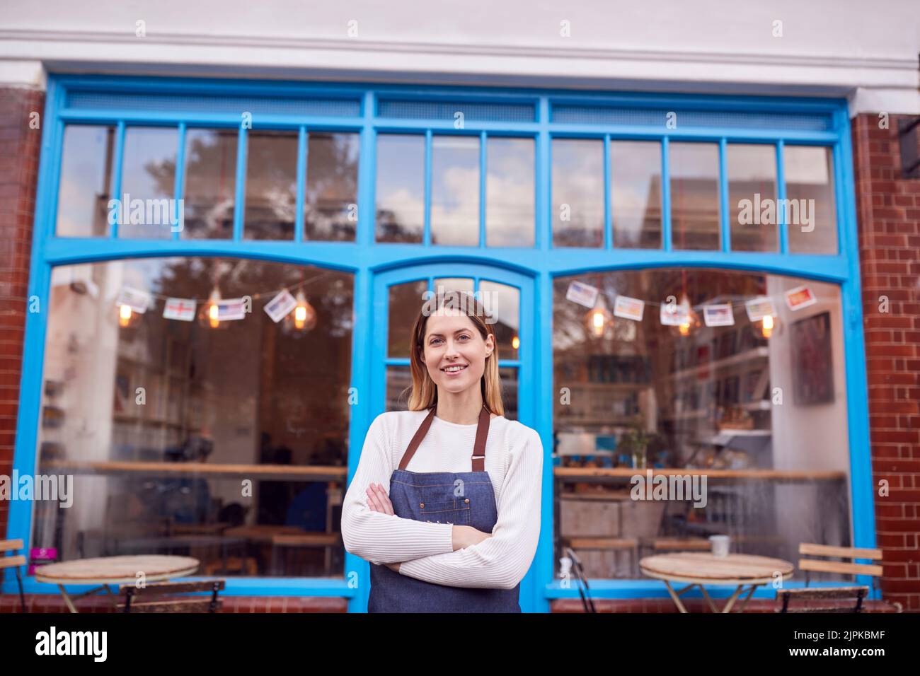 smiling, cafe, owner, smile, cafes, owners Stock Photo - Alamy