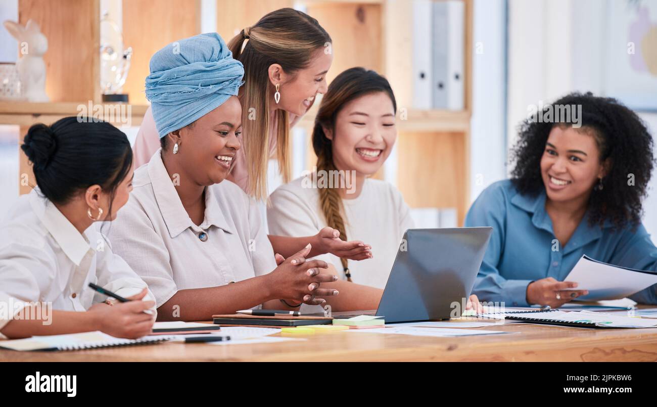 Only females hi-res stock photography and images - Alamy