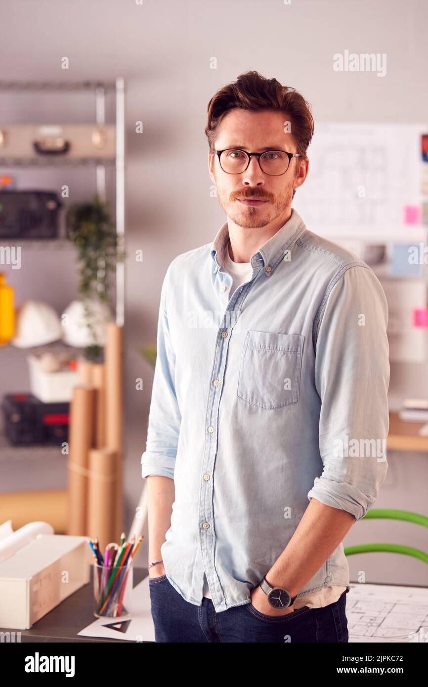 Portraits of architects hi-res stock photography and images - Alamy
