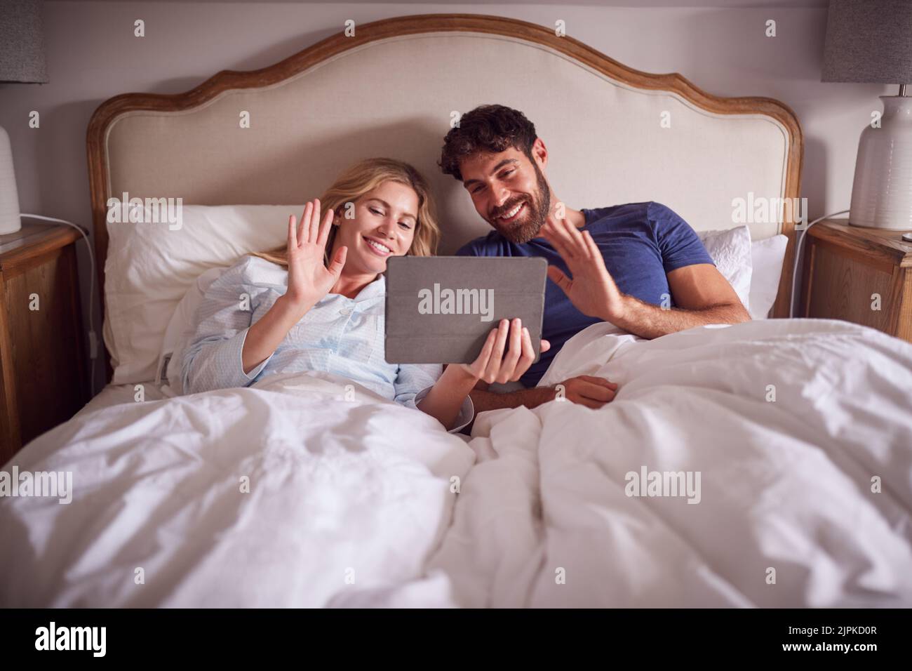 Videocall 2 hi-res stock photography and images - Alamy