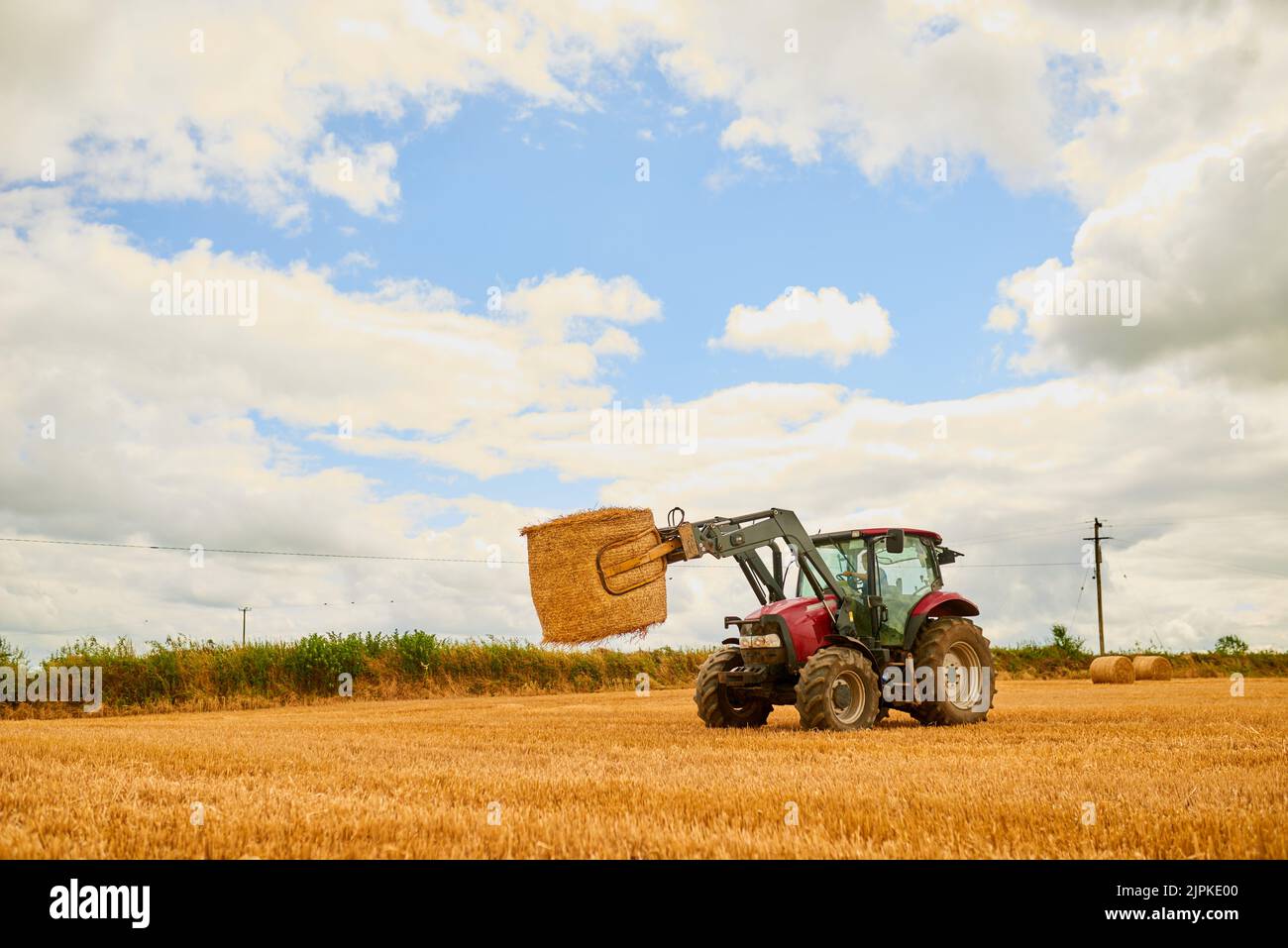 Stacking hale bales hi-res stock photography and images - Alamy