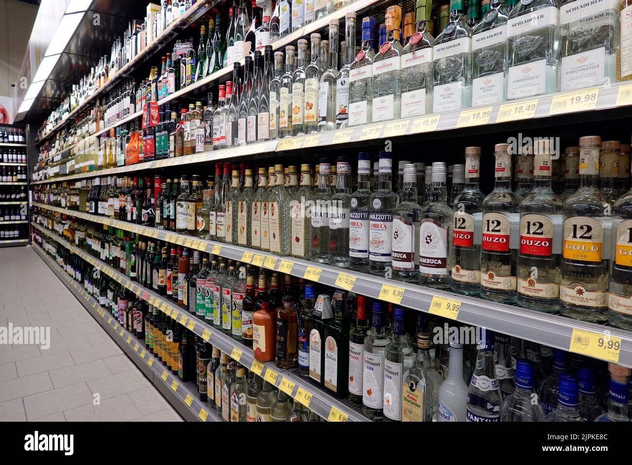 alcohol, shelf, drinks market, alcohols, shelfs, shelves Stock Photo ...